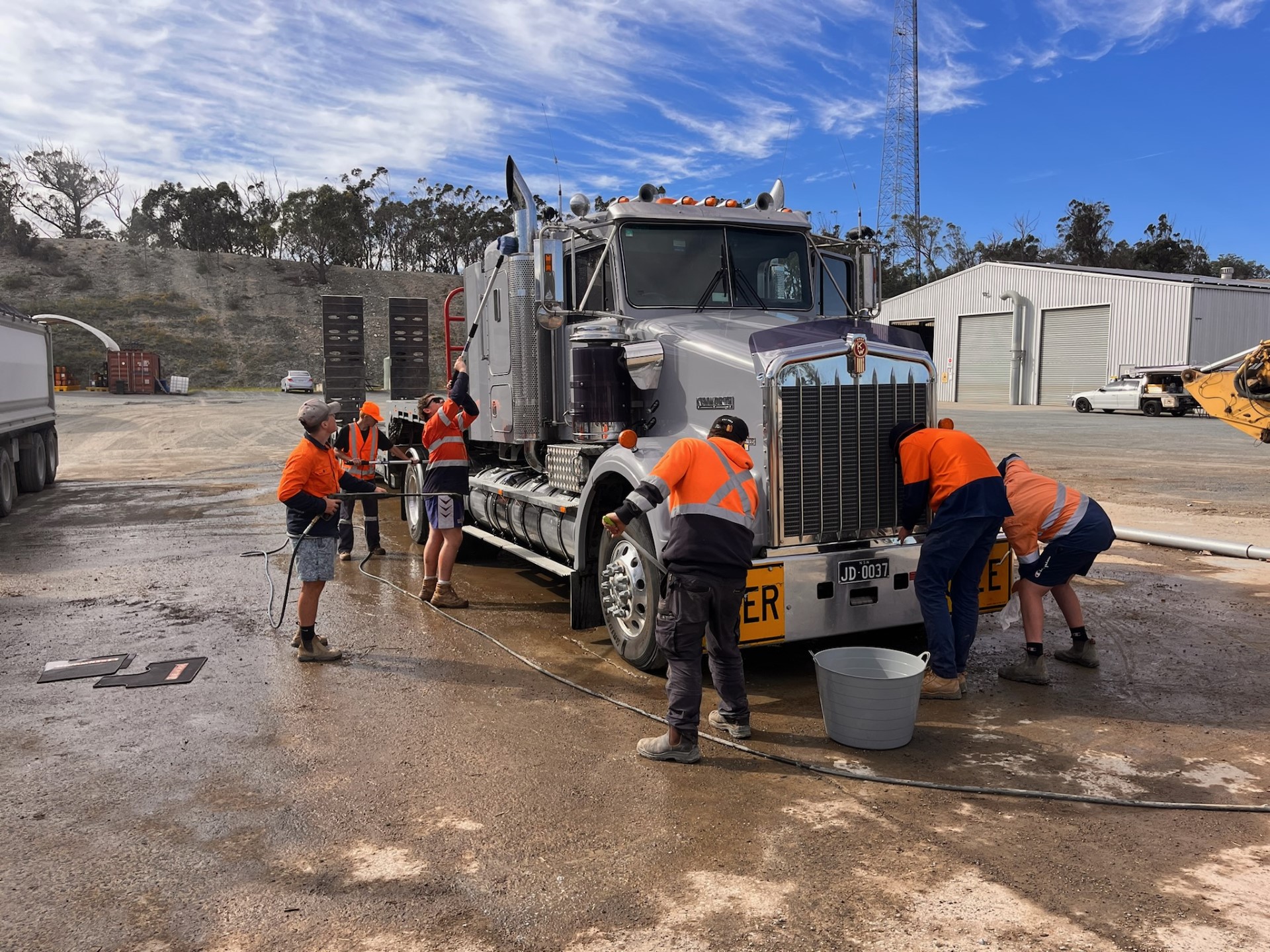 Divall's Earthmoving and Bulk Haulage