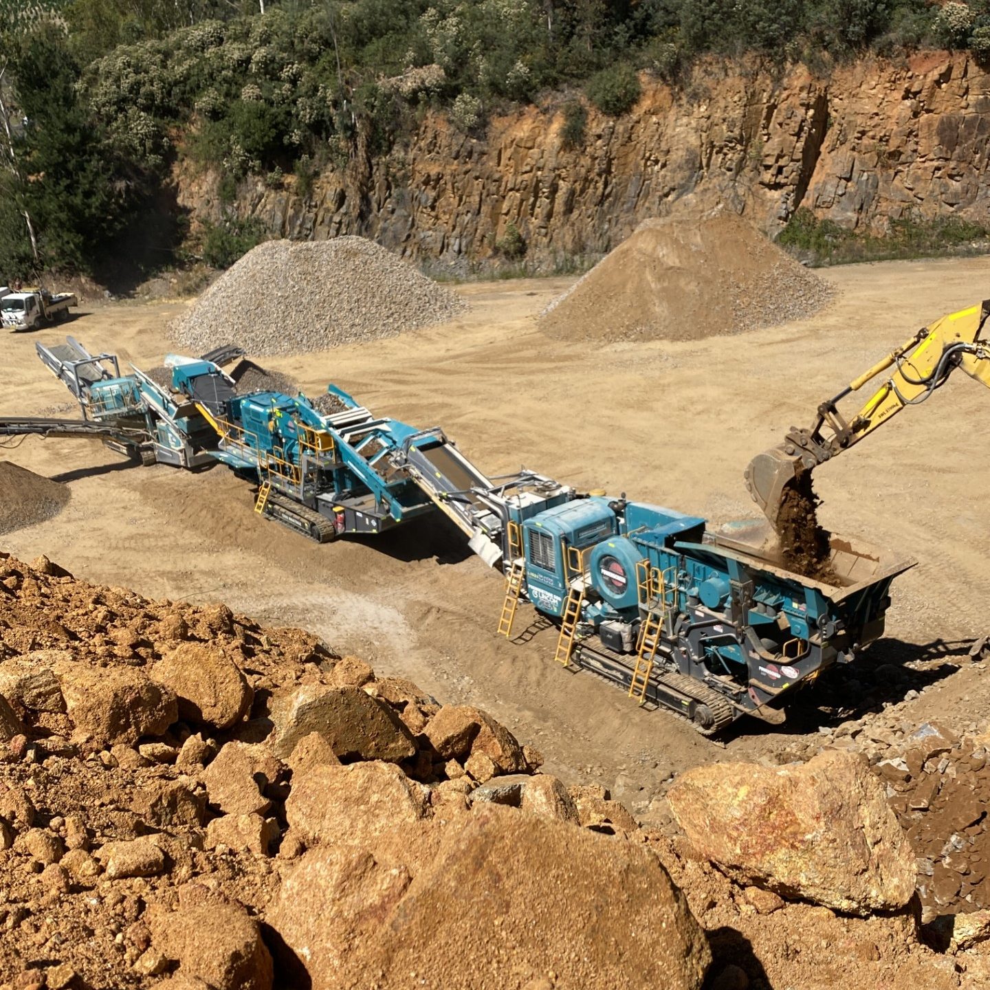 Crushing-3-1 – Divall's Earthmoving and Bulk Haulage